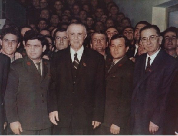 Letra e Koço Danajt për Enverin: Romani tek filmi “Rrëfimet e komisarit ...