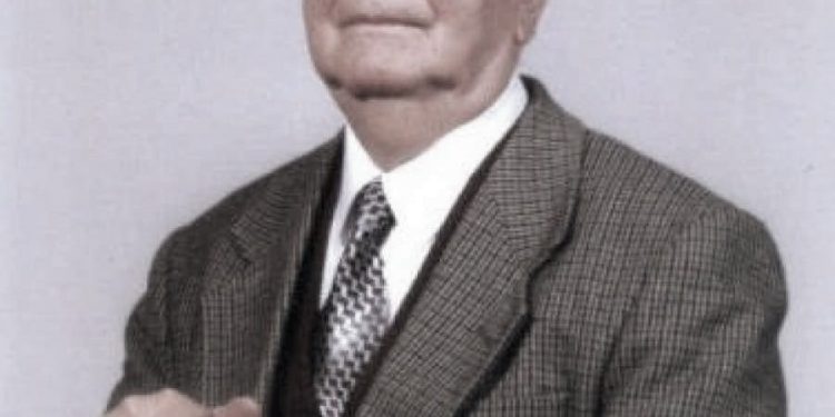 “Kompozitori Abdulla Grimci, ka mbajtur në shtëpi librin e gjeografisë ... “Kompozitori Abdulla Grimci, ka mbajtur në shtëpi librin e gjeografisë ...