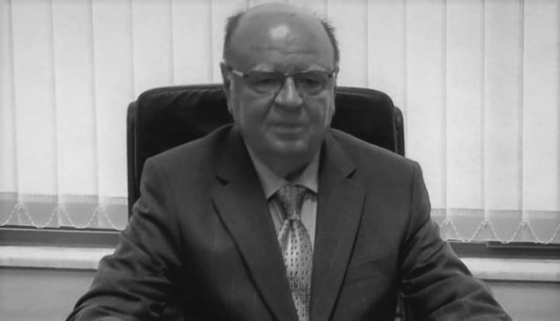 “While Rexhepi went about 25 m. away from the entrance of the gallery ...