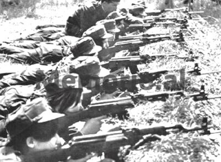 “Disa të rinj të shkollës ‘Ismail Qemali’, midis tyre dy vajza, kanë ...