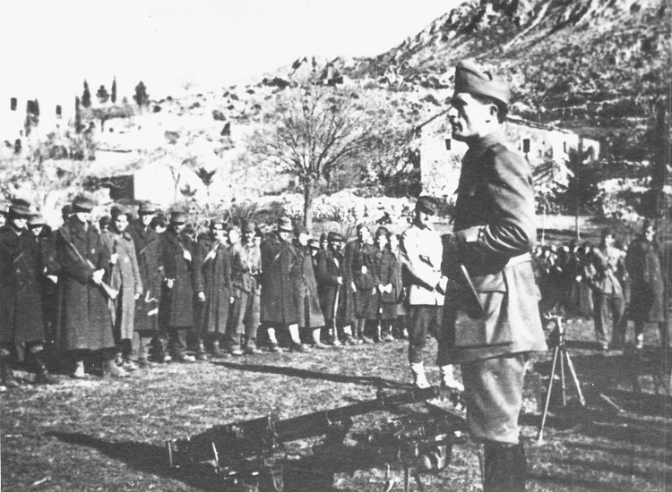 “Kryetari i Degës në Fier, kolonel Muço Salihu, kunati i Adil Çarçanit ...