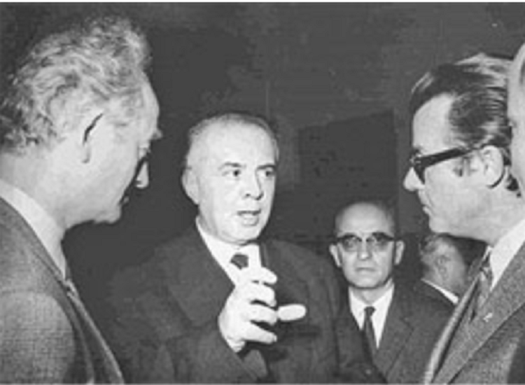 “Oficer i lartë i CIA-s, Peter Boevé, si ‘kryetar’ i Partisë Komuniste ...